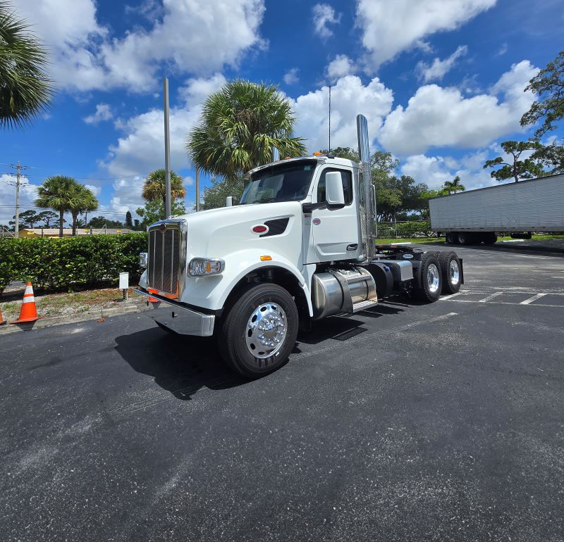 The Peterbilt Store - The Pete Store